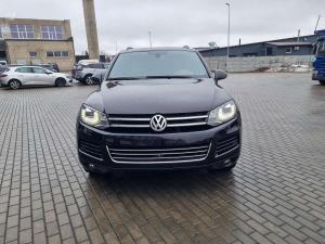 Black Volkswagen Touareg 2010 in Taurage, with an engine capacity of 2.97 L and mileage of 276 thousand km for 10000 €, photo 9 on AUTOMOTO.COM.LV