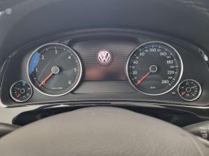 Black Volkswagen Touareg 2010 in Taurage, with an engine capacity of 2.97 L and mileage of 276 thousand km for 10000 €, photo 19 on AUTOMOTO.COM.LV