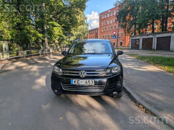 Melns Volkswagen Touareg 2010 Rīga, ar dzinēja tilpumu 3.00 L un nobraukumu 355 tūkst. km par 10500 €, foto 3 vietnē AUTOMOTO.COM.LV