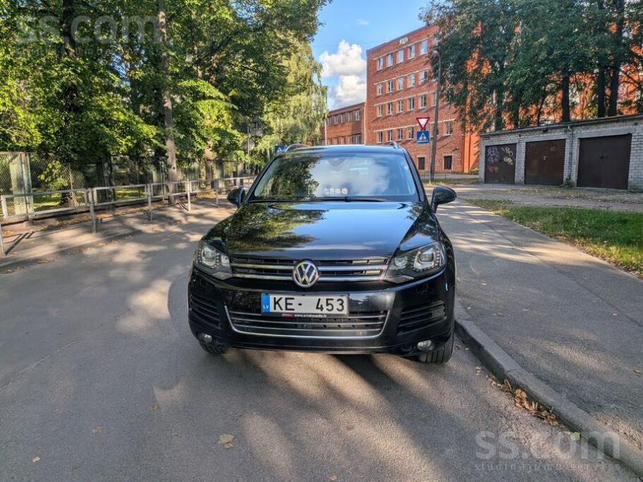Melns Volkswagen Touareg 2010 Rīga, ar dzinēja tilpumu 3.00 L un nobraukumu 355 tūkst. km par 10500 €, foto 3 vietnē AUTOMOTO.COM.LV