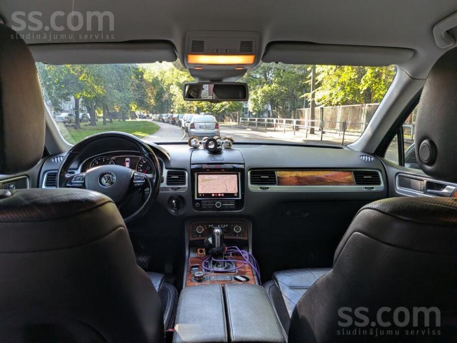 Melns Volkswagen Touareg 2010 Rīga, ar dzinēja tilpumu 3.00 L un nobraukumu 355 tūkst. km par 10500 €, foto 5 vietnē AUTOMOTO.COM.LV