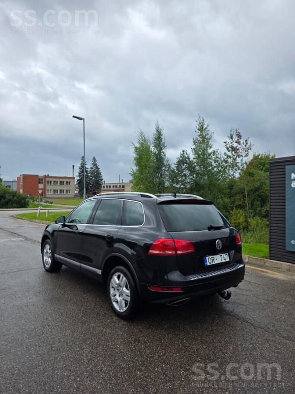 Volkswagen Touareg 2010 Valka vietnē Melns Volkswagen Touareg 2010 Valka, ar dzinēja tilpumu 3.00 L un nobraukumu 310 tūkst. km par 11900 €, foto 1 vietnē AUTOMOTO.COM.LV
