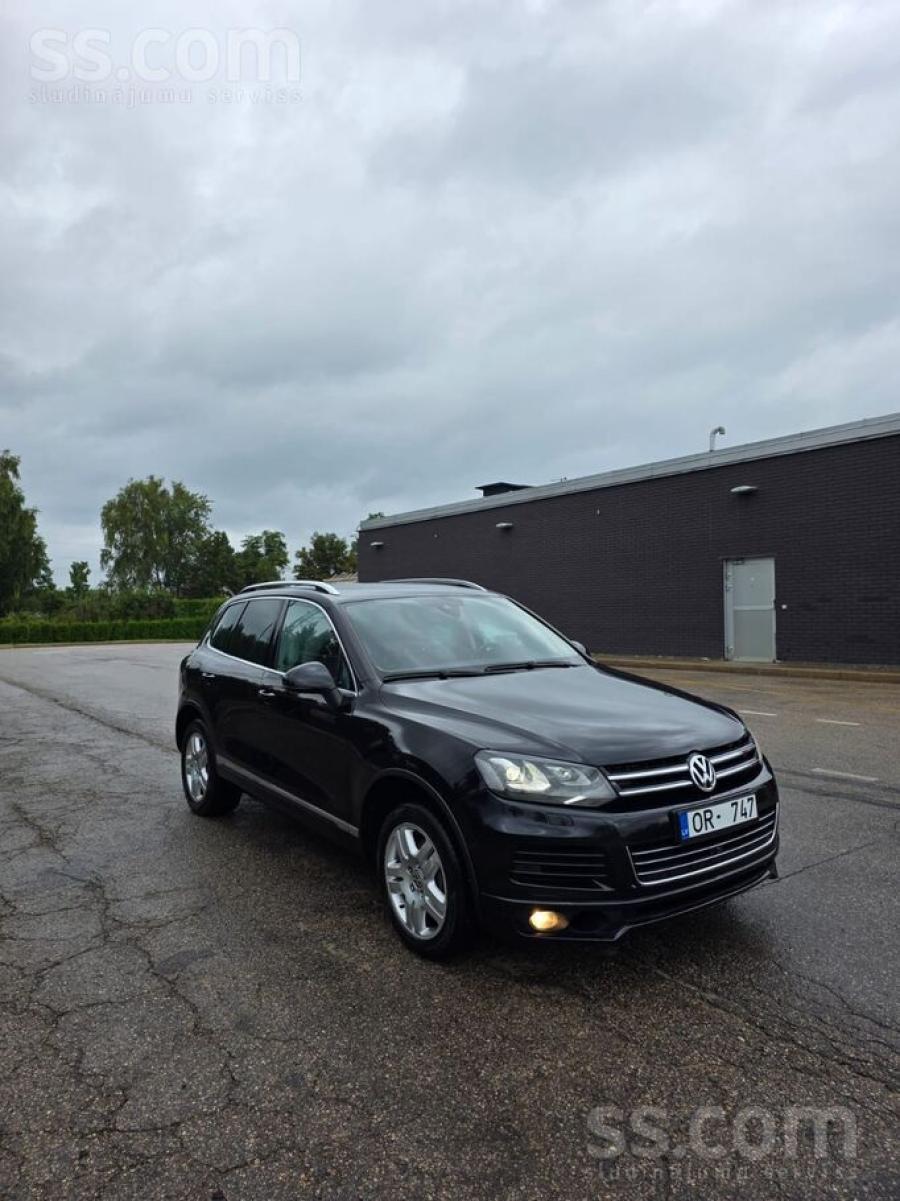 Melns Volkswagen Touareg 2010 Valka, ar dzinēja tilpumu 3.00 L un nobraukumu 310 tūkst. km par 11900 €, foto 3 vietnē AUTOMOTO.COM.LV