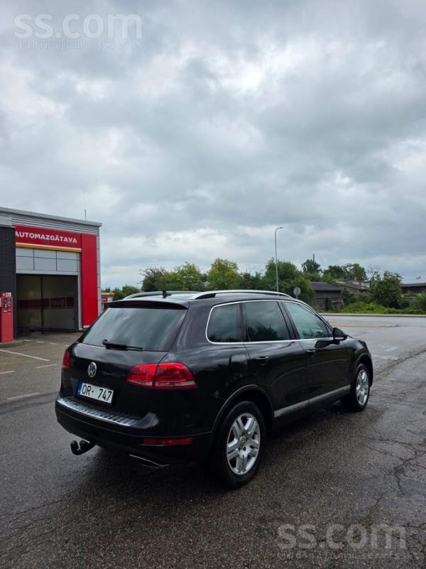 Volkswagen Touareg 2010 Valka vietnē Melns Volkswagen Touareg 2010 Valka, ar dzinēja tilpumu 3.00 L un nobraukumu 310 tūkst. km par 11900 €, foto 4 vietnē AUTOMOTO.COM.LV