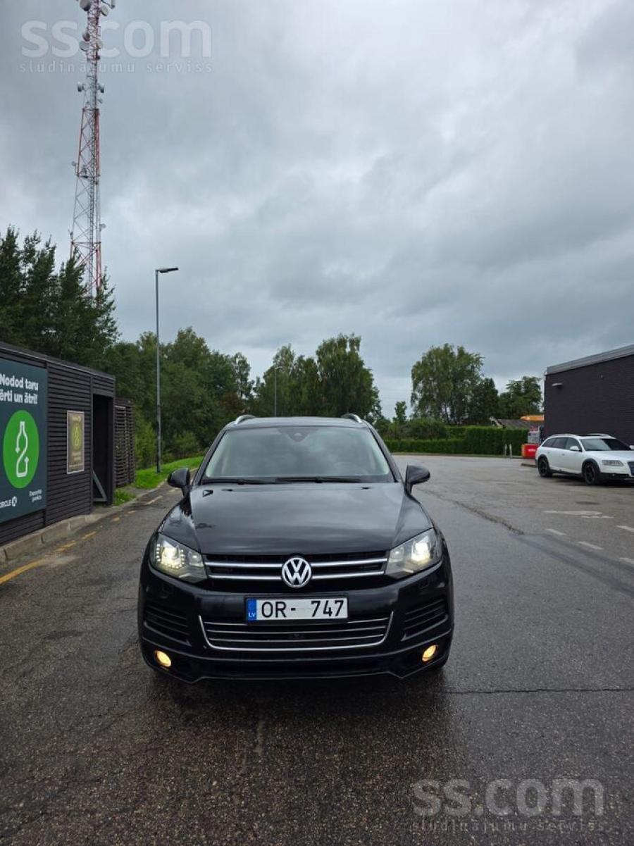 Melns Volkswagen Touareg 2010 Valka, ar dzinēja tilpumu 3.00 L un nobraukumu 310 tūkst. km par 11900 €, foto 5 vietnē AUTOMOTO.COM.LV