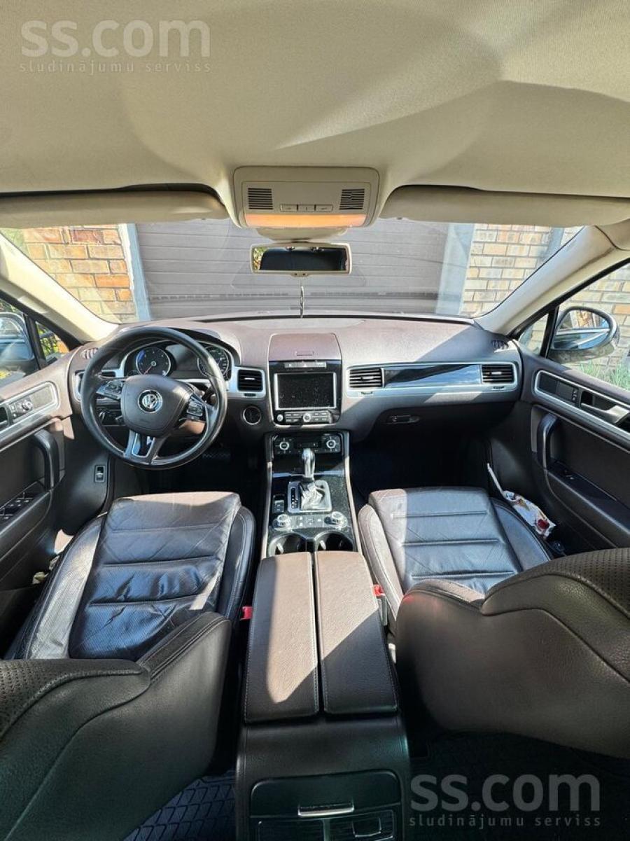 Melns Volkswagen Touareg 2010 Valka, ar dzinēja tilpumu 3.00 L un nobraukumu 310 tūkst. km par 11900 €, foto 8 vietnē AUTOMOTO.COM.LV