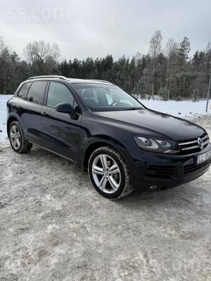 Melns Volkswagen Touareg 2010 Liepāja, ar dzinēja tilpumu 3.00 L un nobraukumu 348 tūkst. km par 10290 €, foto 3 vietnē AUTOMOTO.COM.LV