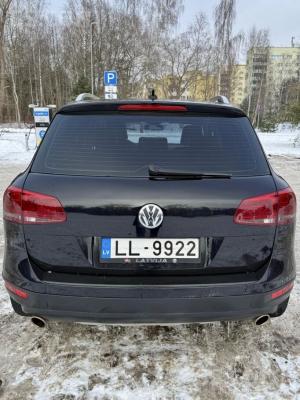Melns Volkswagen Touareg 2010 Liepāja, ar dzinēja tilpumu 3.00 L un nobraukumu 348 tūkst. km par 10290 €, foto 8 vietnē AUTOMOTO.COM.LV
