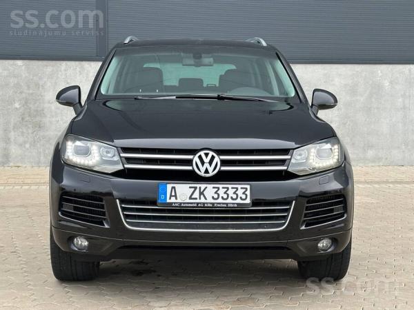 Black Volkswagen Touareg 2011 in Riga, with an engine capacity of 3.00 L and mileage of 0 thousand km for 10900 €, photo 7 on AUTOMOTO.COM.LV