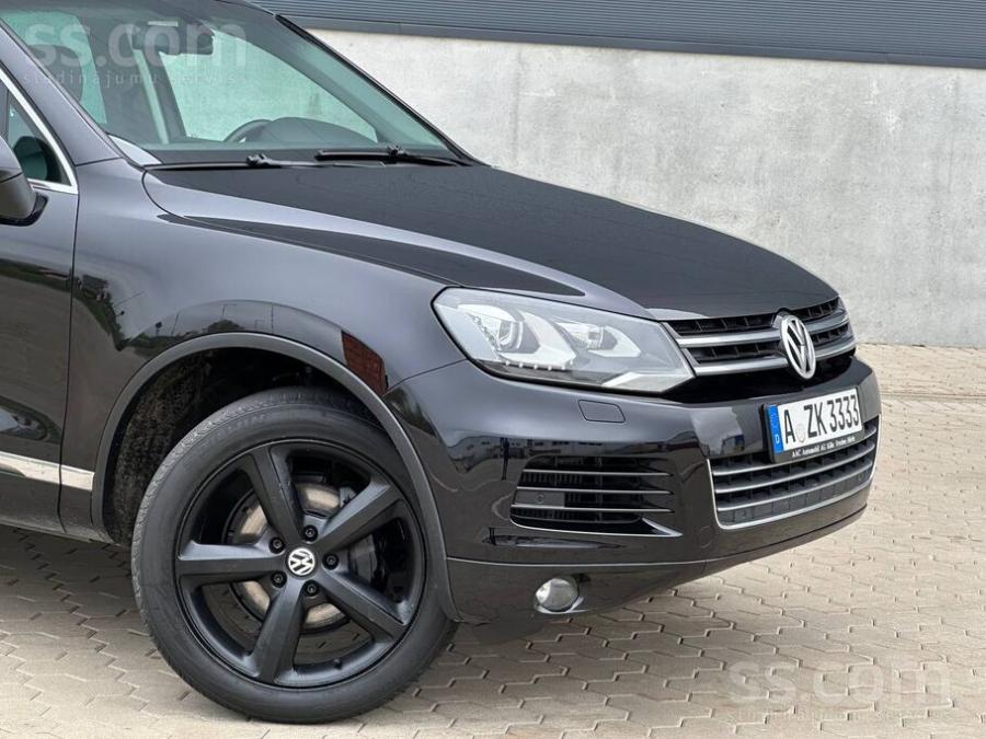 Melns Volkswagen Touareg 2011 Rīga, ar dzinēja tilpumu 3.00 L un nobraukumu 0 tūkst. km par 10900 €, foto 13 vietnē AUTOMOTO.COM.LV
