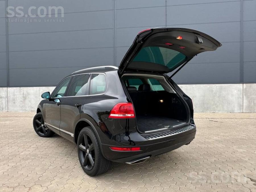 Melns Volkswagen Touareg 2011 Rīga, ar dzinēja tilpumu 3.00 L un nobraukumu 0 tūkst. km par 10900 €, foto 14 vietnē AUTOMOTO.COM.LV