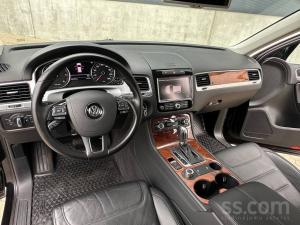 Melns Volkswagen Touareg 2011 Rīga, ar dzinēja tilpumu 3.00 L un nobraukumu 0 tūkst. km par 10900 €, foto 17 vietnē AUTOMOTO.COM.LV