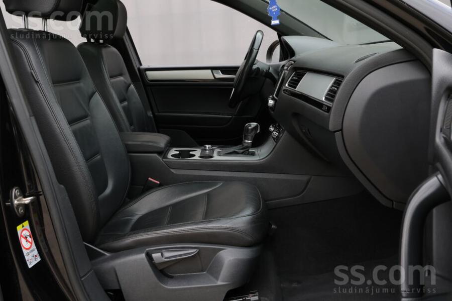 Melns Volkswagen Touareg 2011 Tukums, ar dzinēja tilpumu 3.00 L un nobraukumu 243 tūkst. km par 3550 €, foto 6 vietnē AUTOMOTO.COM.LV