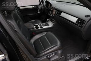 Melns Volkswagen Touareg 2011 Tukums, ar dzinēja tilpumu 3.00 L un nobraukumu 243 tūkst. km par 3550 €, foto 7 vietnē AUTOMOTO.COM.LV