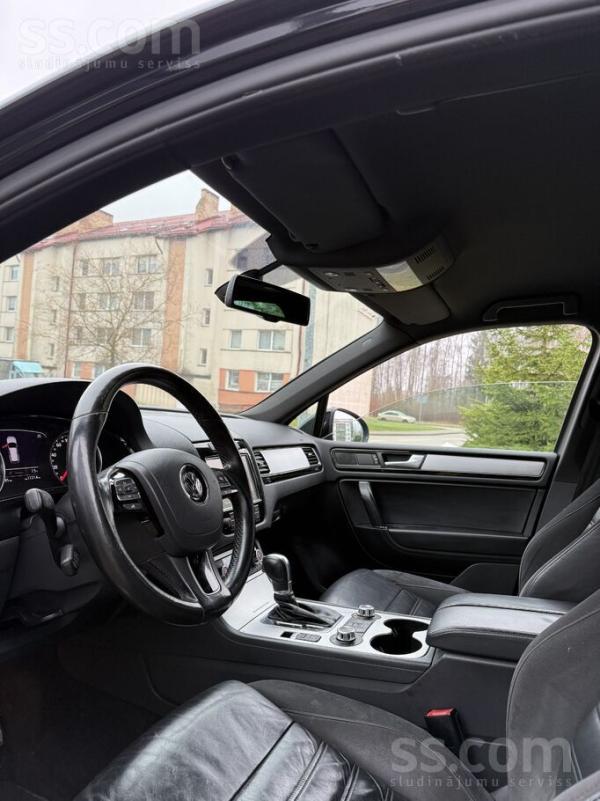 Melns Volkswagen Touareg 2011 Aizkraukle, ar dzinēja tilpumu 3.00 L un nobraukumu 0 tūkst. km par 10370 €, foto 7 vietnē AUTOMOTO.COM.LV
