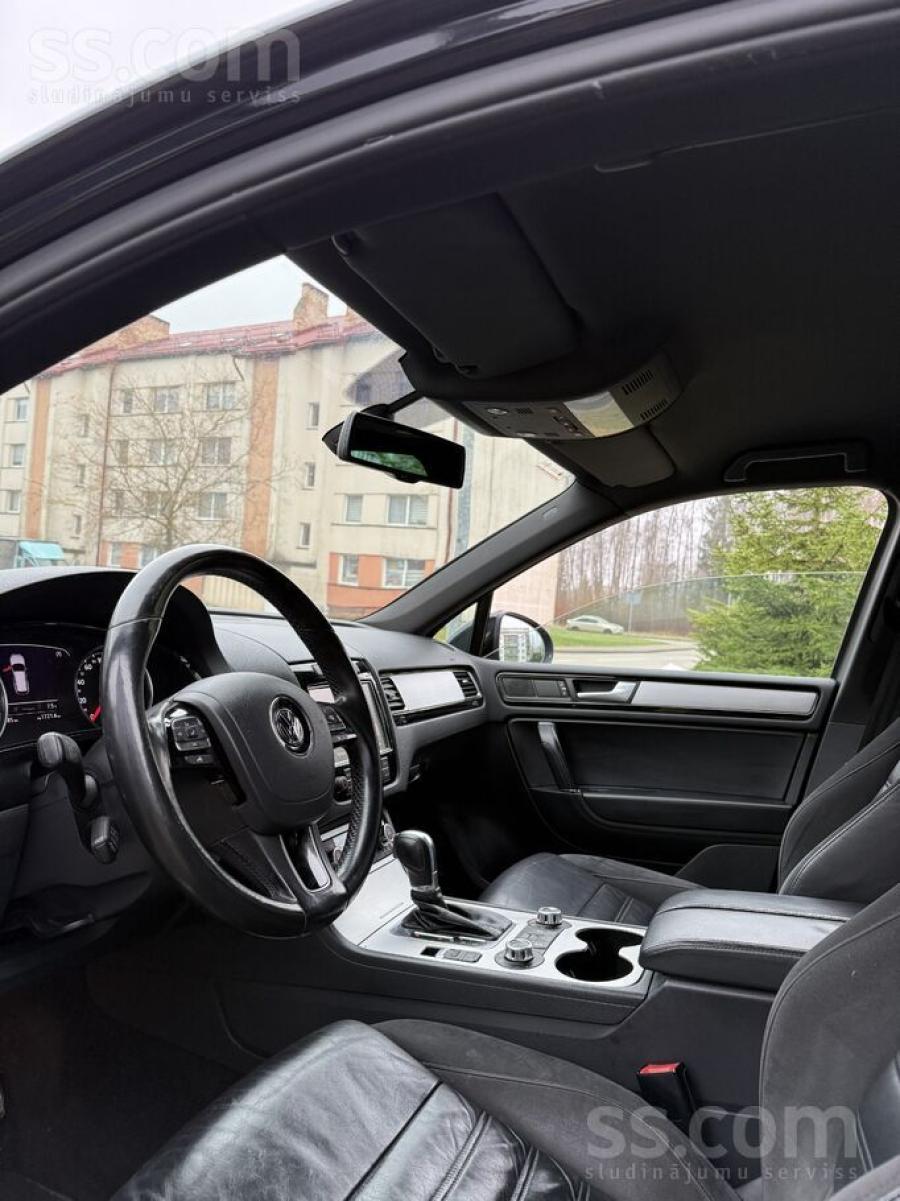 Melns Volkswagen Touareg 2011 Aizkraukle, ar dzinēja tilpumu 3.00 L un nobraukumu 0 tūkst. km par 10370 €, foto 7 vietnē AUTOMOTO.COM.LV