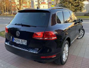 Melns Volkswagen Touareg 2011 Marijampole, ar dzinēja tilpumu 2.97 L un nobraukumu 269 tūkst. km par 12999 €, foto 4 vietnē AUTOMOTO.COM.LV