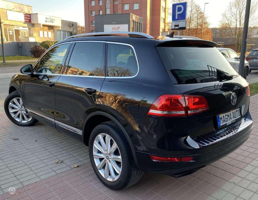Melns Volkswagen Touareg 2011 Marijampole, ar dzinēja tilpumu 2.97 L un nobraukumu 269 tūkst. km par 12999 €, foto 9 vietnē AUTOMOTO.COM.LV