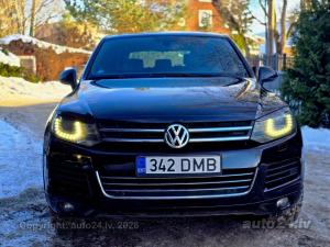 Melns Volkswagen Touareg 2011 Tallina, ar dzinēja tilpumu 3.00 L un nobraukumu 274 tūkst. km par 9990 €, foto 2 vietnē AUTOMOTO.COM.LV