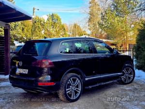 Melns Volkswagen Touareg 2011 Tallina, ar dzinēja tilpumu 3.00 L un nobraukumu 274 tūkst. km par 9990 €, foto 6 vietnē AUTOMOTO.COM.LV