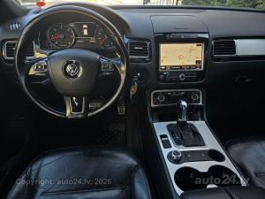 Melns Volkswagen Touareg 2011 Tallina, ar dzinēja tilpumu 3.00 L un nobraukumu 274 tūkst. km par 9990 €, foto 7 vietnē AUTOMOTO.COM.LV
