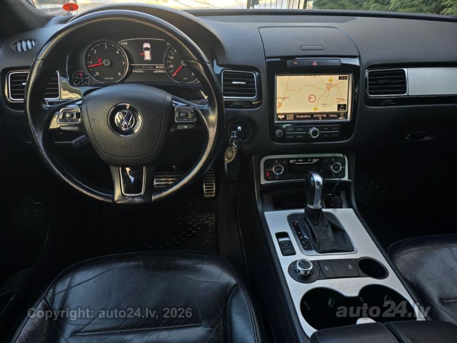Melns Volkswagen Touareg 2011 Tallina, ar dzinēja tilpumu 3.00 L un nobraukumu 274 tūkst. km par 9990 €, foto 7 vietnē AUTOMOTO.COM.LV