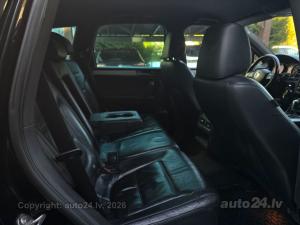 Melns Volkswagen Touareg 2011 Tallina, ar dzinēja tilpumu 3.00 L un nobraukumu 274 tūkst. km par 9990 €, foto 12 vietnē AUTOMOTO.COM.LV