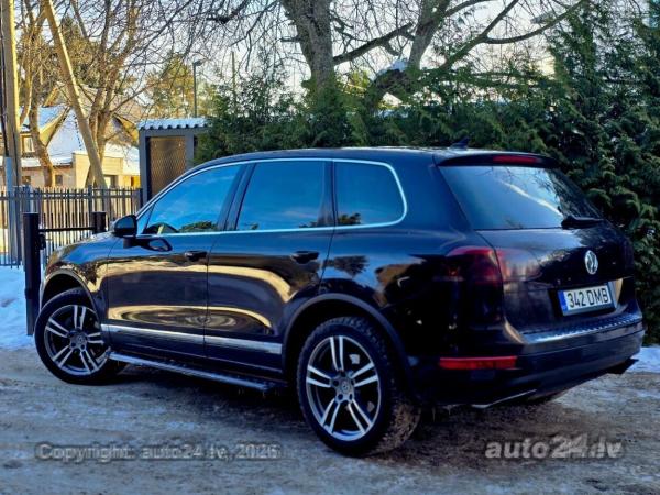 Melns Volkswagen Touareg 2011 Tallina, ar dzinēja tilpumu 3.00 L un nobraukumu 274 tūkst. km par 8590 €, foto 4 vietnē AUTOMOTO.COM.LV