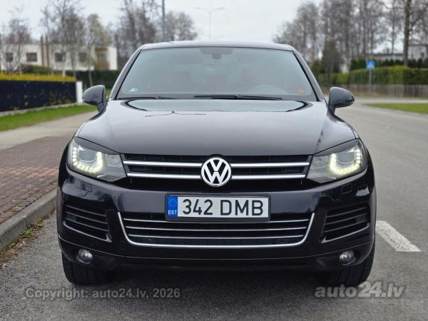 Melns Volkswagen Touareg 2011 Tallina, ar dzinēja tilpumu 3.00 L un nobraukumu 276 tūkst. km par 7990 €, foto 2 vietnē AUTOMOTO.COM.LV