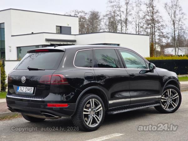 Melns Volkswagen Touareg 2011 Tallina, ar dzinēja tilpumu 3.00 L un nobraukumu 276 tūkst. km par 7990 €, foto 6 vietnē AUTOMOTO.COM.LV