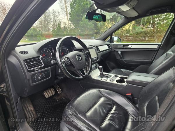 Melns Volkswagen Touareg 2011 Tallina, ar dzinēja tilpumu 3.00 L un nobraukumu 276 tūkst. km par 7990 €, foto 8 vietnē AUTOMOTO.COM.LV