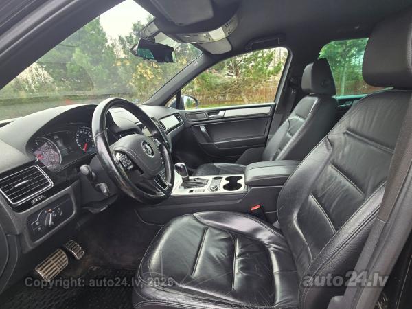 Melns Volkswagen Touareg 2011 Tallina, ar dzinēja tilpumu 3.00 L un nobraukumu 276 tūkst. km par 7990 €, foto 10 vietnē AUTOMOTO.COM.LV