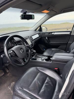 Black Volkswagen Touareg 2011 in Tallinn, with an engine capacity of 3.00 L and mileage of 357 thousand km for 6500 €, photo 7 on AUTOMOTO.COM.LV