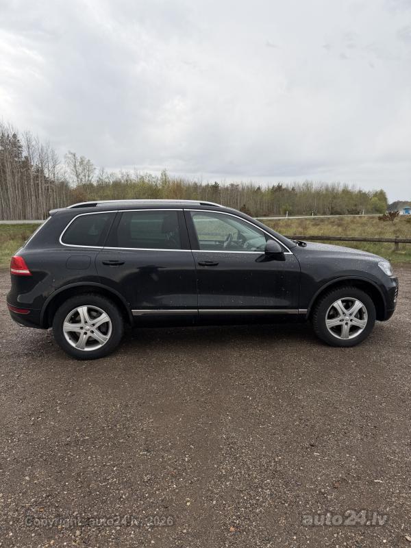 Melns Volkswagen Touareg 2011 Tallina, ar dzinēja tilpumu 3.00 L un nobraukumu 357 tūkst. km par 6500 €, foto 8 vietnē AUTOMOTO.COM.LV