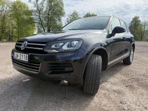 Melns Volkswagen Touareg 2011 Saldus, ar dzinēja tilpumu 3.00 L un nobraukumu 285 tūkst. km par 10500 €, foto  vietnē AUTOMOTO.COM.LV