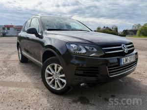 Melns Volkswagen Touareg 2011 Saldus, ar dzinēja tilpumu 3.00 L un nobraukumu 285 tūkst. km par 10500 €, foto 3 vietnē AUTOMOTO.COM.LV