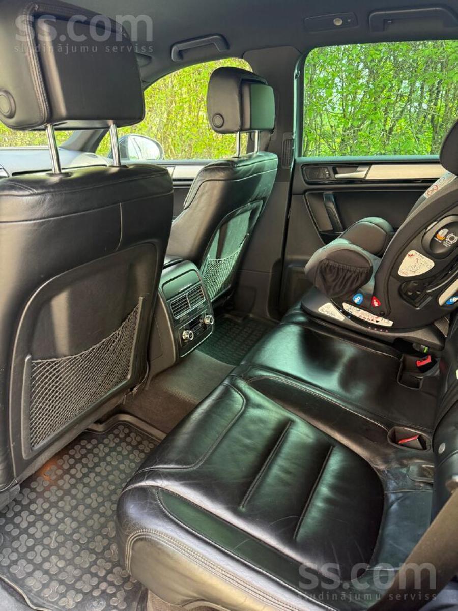 Melns Volkswagen Touareg 2011 Saldus, ar dzinēja tilpumu 3.00 L un nobraukumu 285 tūkst. km par 10500 €, foto 7 vietnē AUTOMOTO.COM.LV