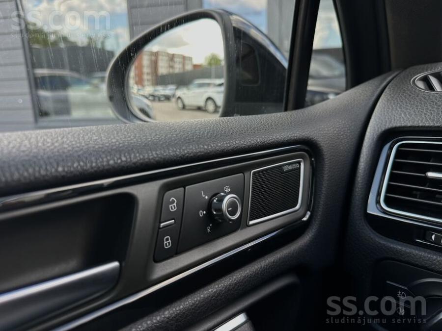 Melns Volkswagen Touareg 2011 Jelgava, ar dzinēja tilpumu 3.00 L un nobraukumu 325 tūkst. km par 12600 €, foto 13 vietnē AUTOMOTO.COM.LV