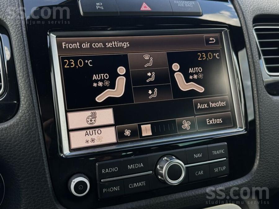Melns Volkswagen Touareg 2011 Jelgava, ar dzinēja tilpumu 3.00 L un nobraukumu 325 tūkst. km par 12600 €, foto 16 vietnē AUTOMOTO.COM.LV
