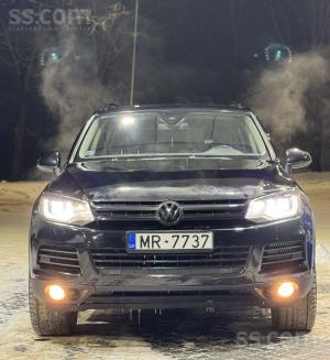 Melns Volkswagen Touareg 2011 Rēzekne, ar dzinēja tilpumu 3.00 L un nobraukumu 0 tūkst. km par 10100 €, foto 3 vietnē AUTOMOTO.COM.LV