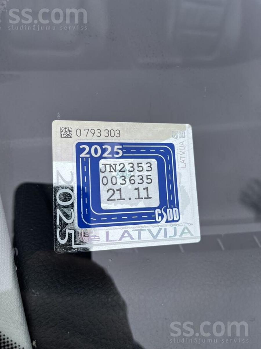 Melns Volkswagen Touareg 2011 Rīga, ar dzinēja tilpumu 3.00 L un nobraukumu 345 tūkst. km par 8000 €, foto 5 vietnē AUTOMOTO.COM.LV