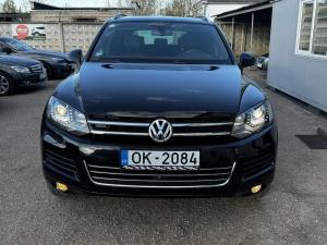 Melns Volkswagen Touareg 2011 Daugavpils, ar dzinēja tilpumu 3.00 L un nobraukumu 164 tūkst. km par 12800 €, foto 3 vietnē AUTOMOTO.COM.LV