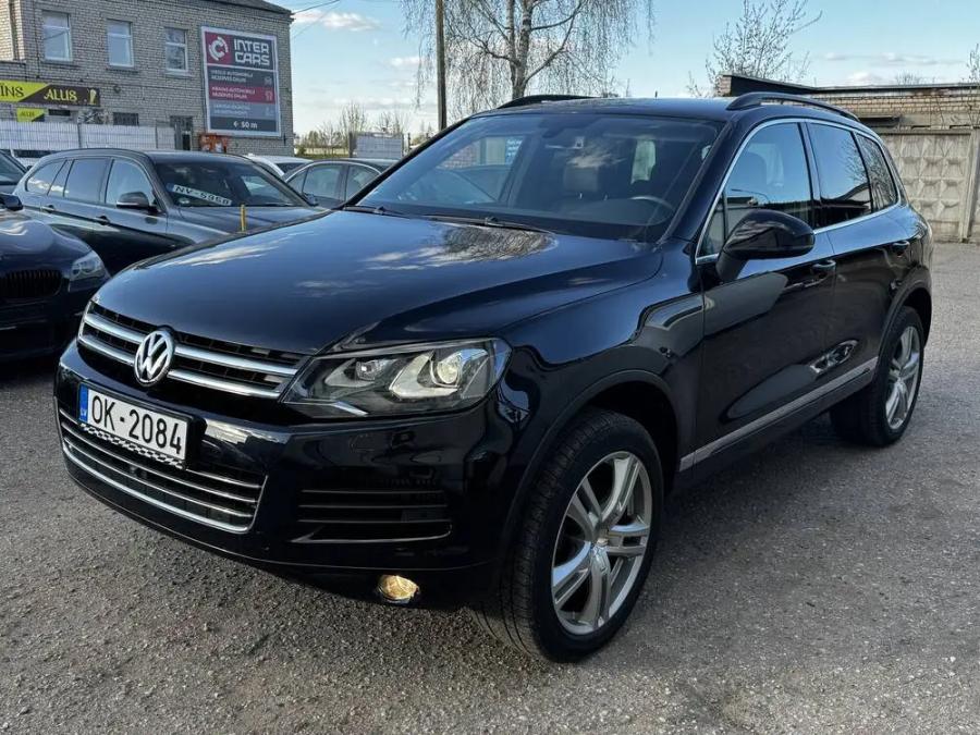 Melns Volkswagen Touareg 2011 Daugavpils, ar dzinēja tilpumu 3.00 L un nobraukumu 164 tūkst. km par 12800 €, foto 4 vietnē AUTOMOTO.COM.LV