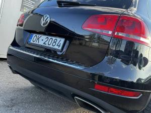 Melns Volkswagen Touareg 2011 Daugavpils, ar dzinēja tilpumu 3.00 L un nobraukumu 164 tūkst. km par 12800 €, foto 14 vietnē AUTOMOTO.COM.LV