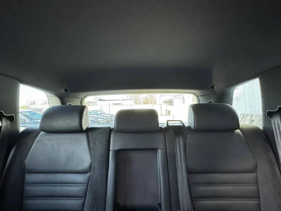 Melns Volkswagen Touareg 2011 Daugavpils, ar dzinēja tilpumu 3.00 L un nobraukumu 164 tūkst. km par 12800 €, foto 32 vietnē AUTOMOTO.COM.LV