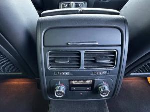 Melns Volkswagen Touareg 2011 Daugavpils, ar dzinēja tilpumu 3.00 L un nobraukumu 164 tūkst. km par 12800 €, foto 34 vietnē AUTOMOTO.COM.LV
