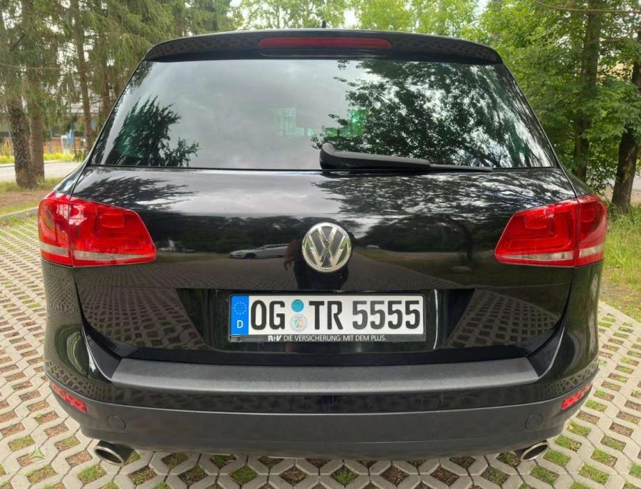 Melns Volkswagen Touareg 2011 Viļņa, ar dzinēja tilpumu 2.97 L un nobraukumu 292 tūkst. km par 10500 €, foto 8 vietnē AUTOMOTO.COM.LV