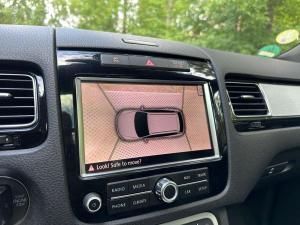 Melns Volkswagen Touareg 2011 Viļņa, ar dzinēja tilpumu 2.97 L un nobraukumu 292 tūkst. km par 10500 €, foto 32 vietnē AUTOMOTO.COM.LV