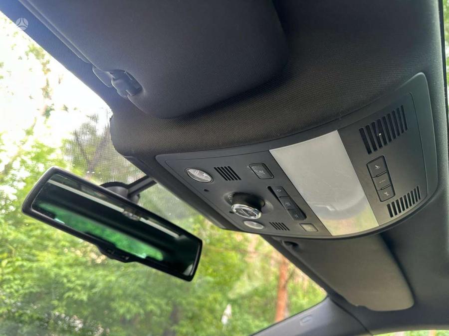 Melns Volkswagen Touareg 2011 Viļņa, ar dzinēja tilpumu 2.97 L un nobraukumu 292 tūkst. km par 10500 €, foto 35 vietnē AUTOMOTO.COM.LV