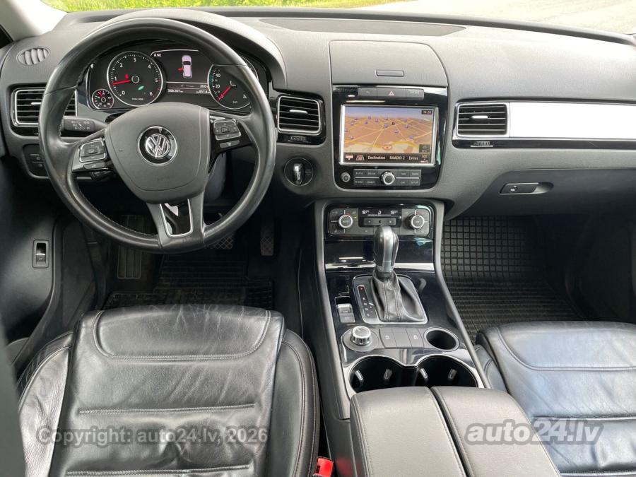 Melns Volkswagen Touareg 2011 Tartu, ar dzinēja tilpumu 3.00 L un nobraukumu 368 tūkst. km par 9990 €, foto 10 vietnē AUTOMOTO.COM.LV